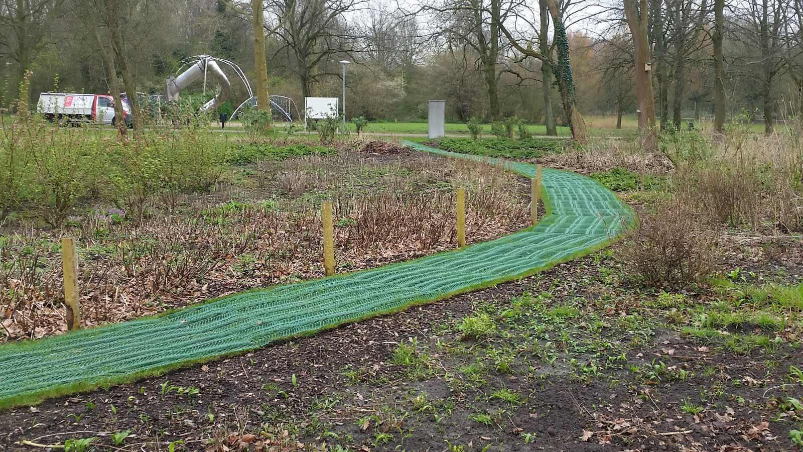 Ground reinforcement for schools - Mesh4